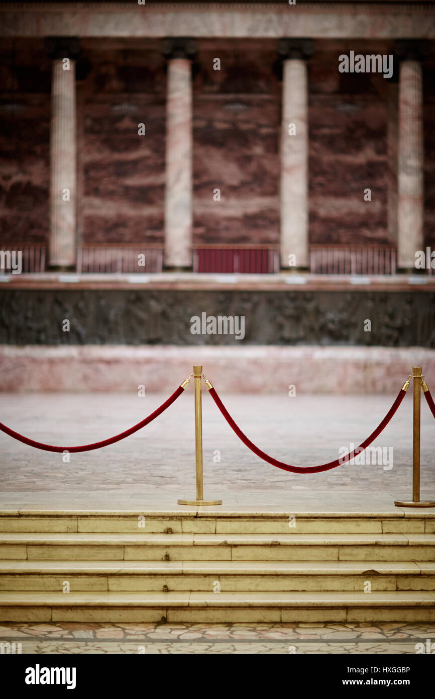 Velvet rope hi-res stock photography and images - Alamy