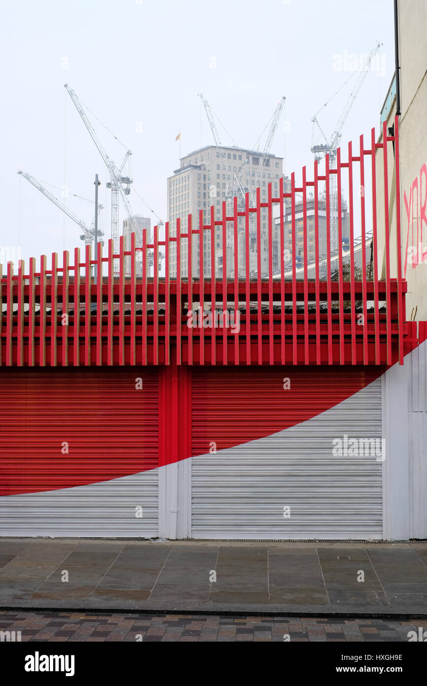 Shell with cranes hi-res stock photography and images - Alamy