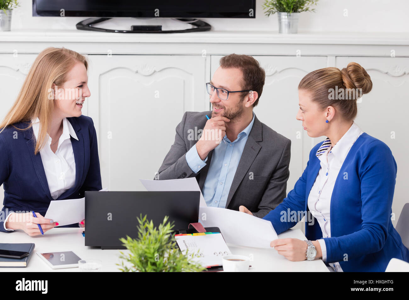 Small team hi-res stock photography and images - Alamy