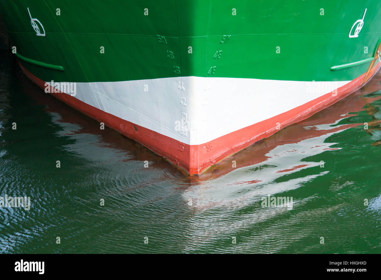 Ship bow line hi-res stock photography and images - Alamy