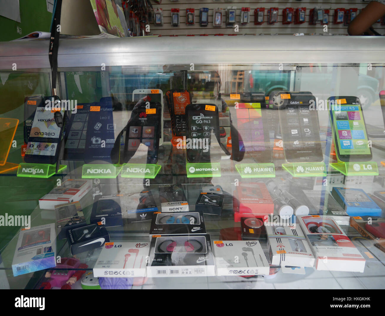 Old technology shop in Nicaragua Stock Photo - Alamy