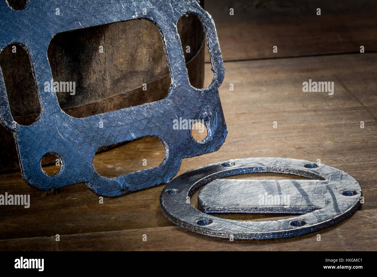 Gasket mechanical seal which fills the space between two or ...