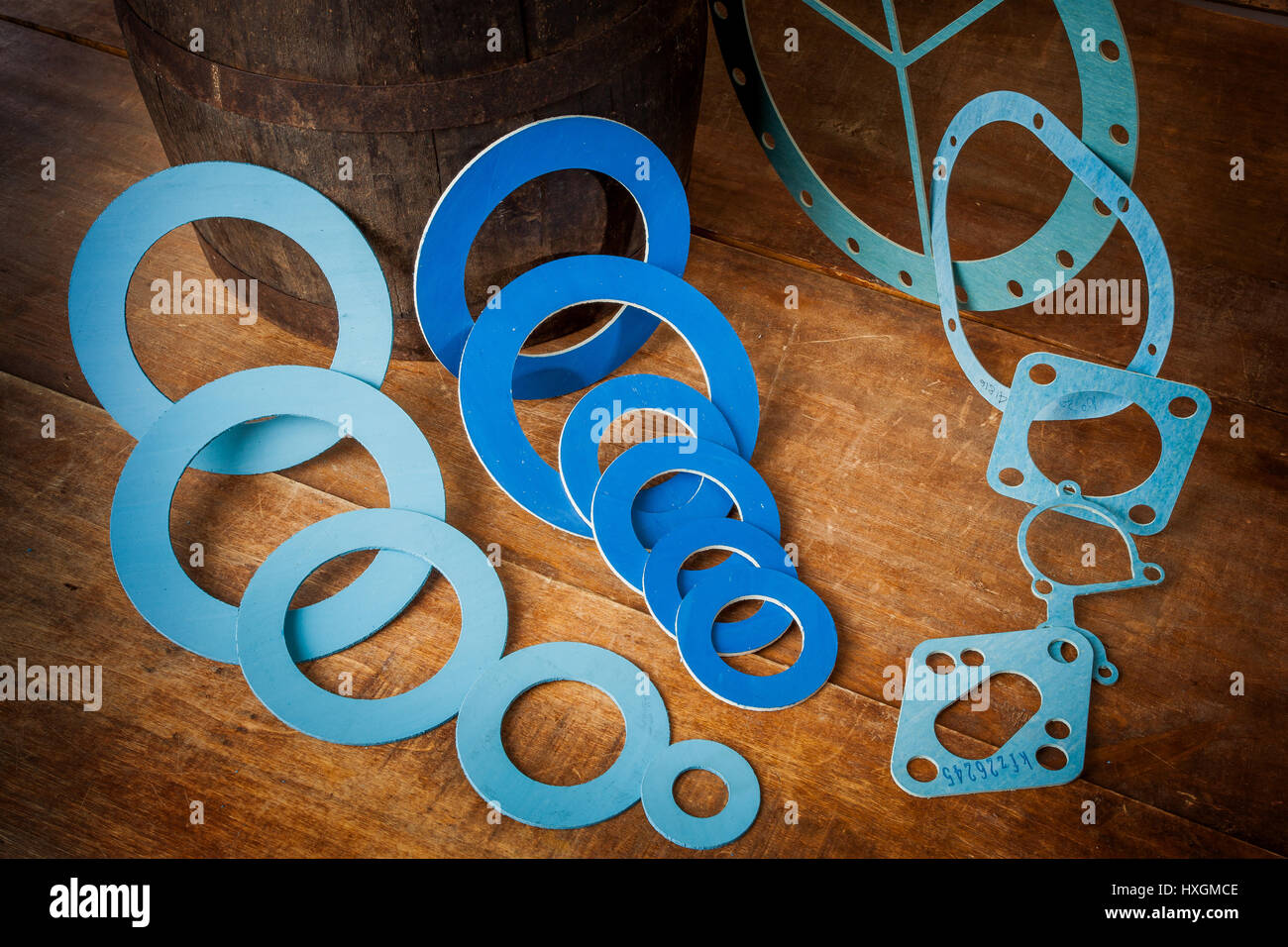 Gasket mechanical seal which fills the space between two or ...