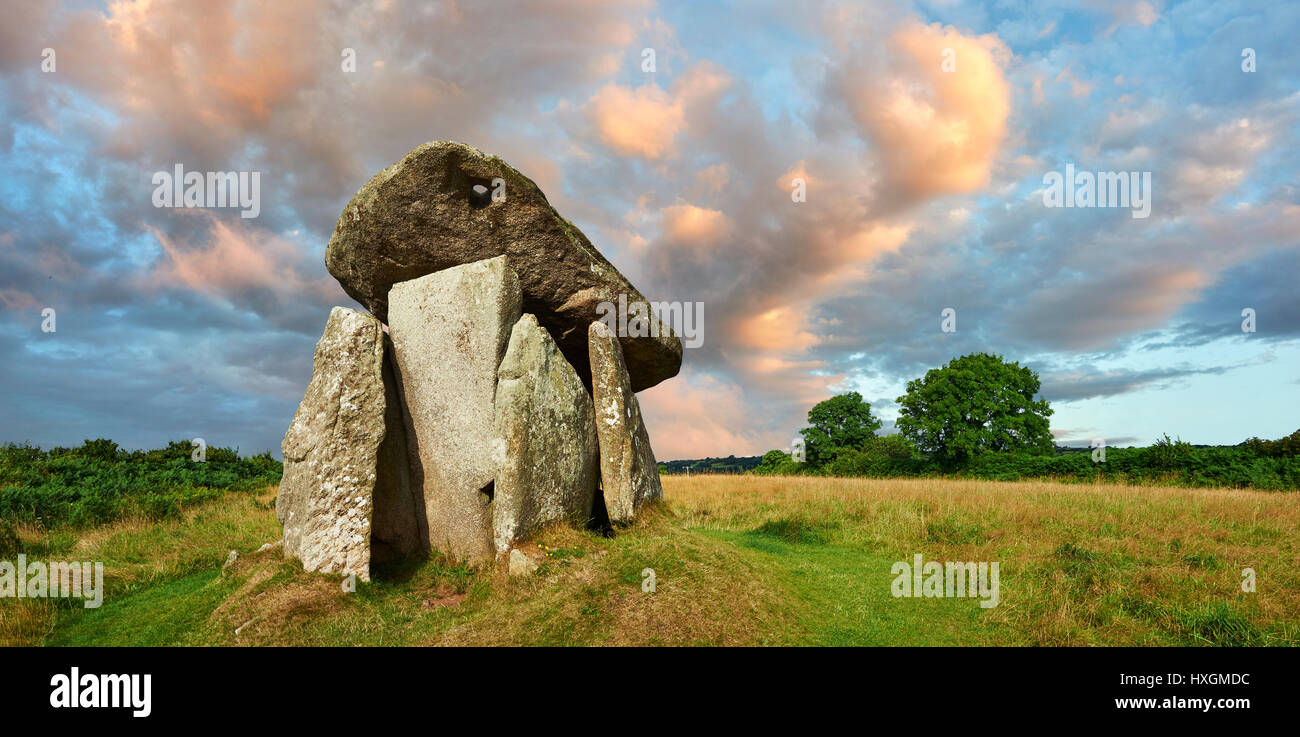 Trethevy quoit cornwall hi-res stock photography and images - Alamy