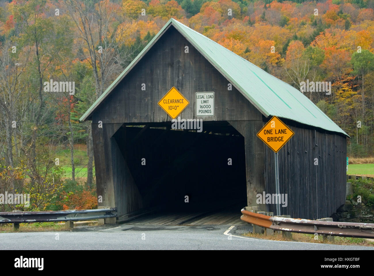 Lincoln Covered Bridge, Windsor County, Vermont Stock Photo - Alamy