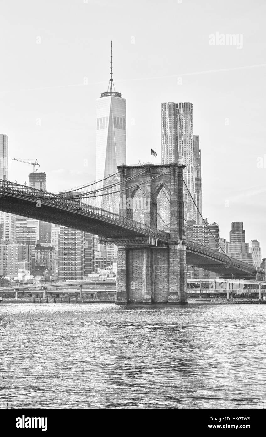 One tower bridge building Black and White Stock Photos & Images - Alamy