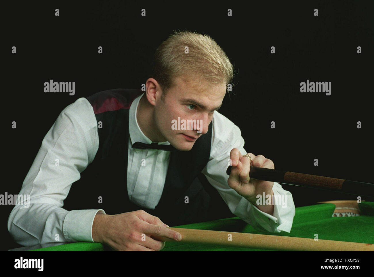 ANDY HICKS ENGLAND 24 November 1994 Stock Photo - Alamy