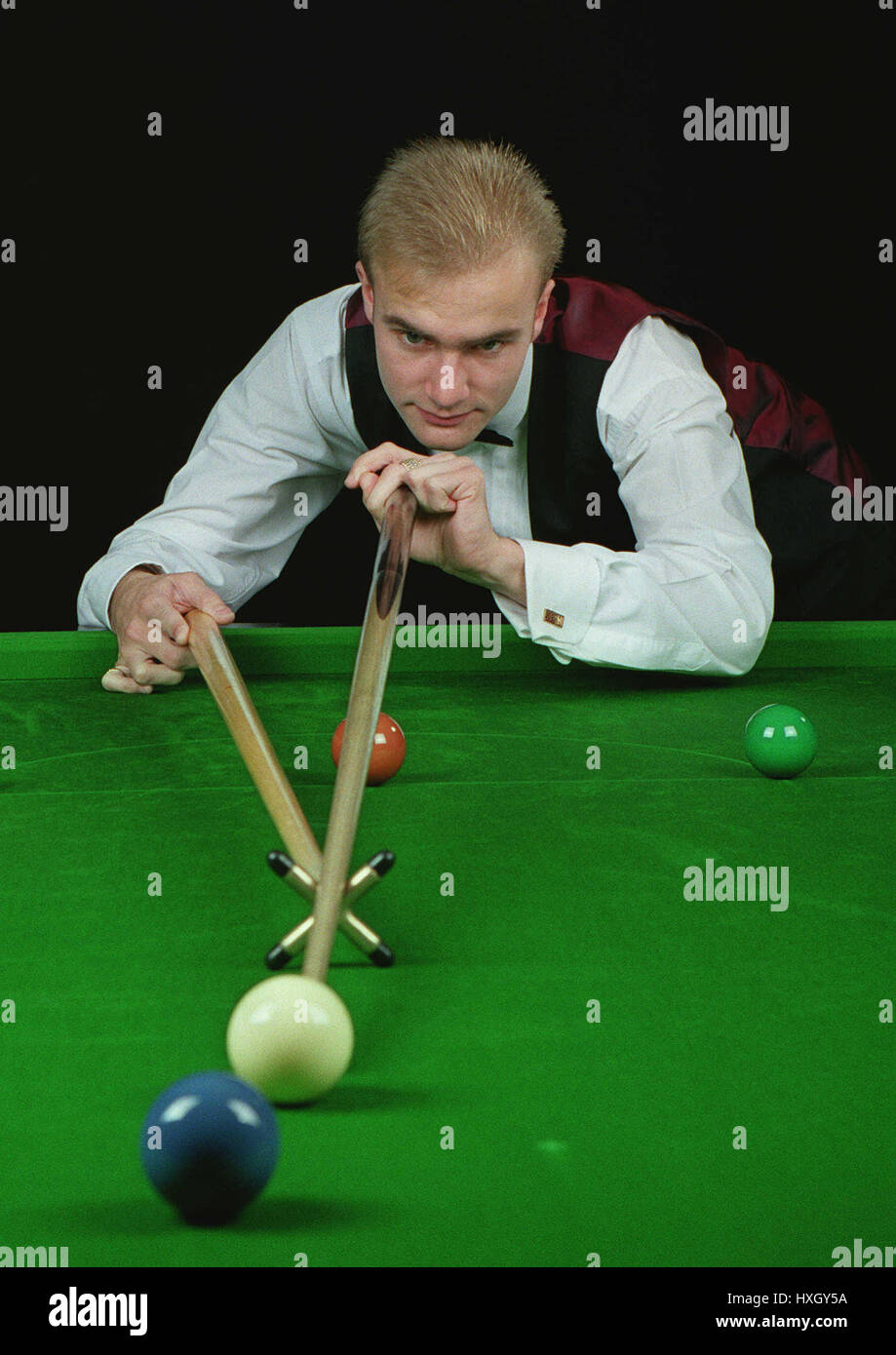 ANDY HICKS ENGLAND 24 November 1994 Stock Photo - Alamy
