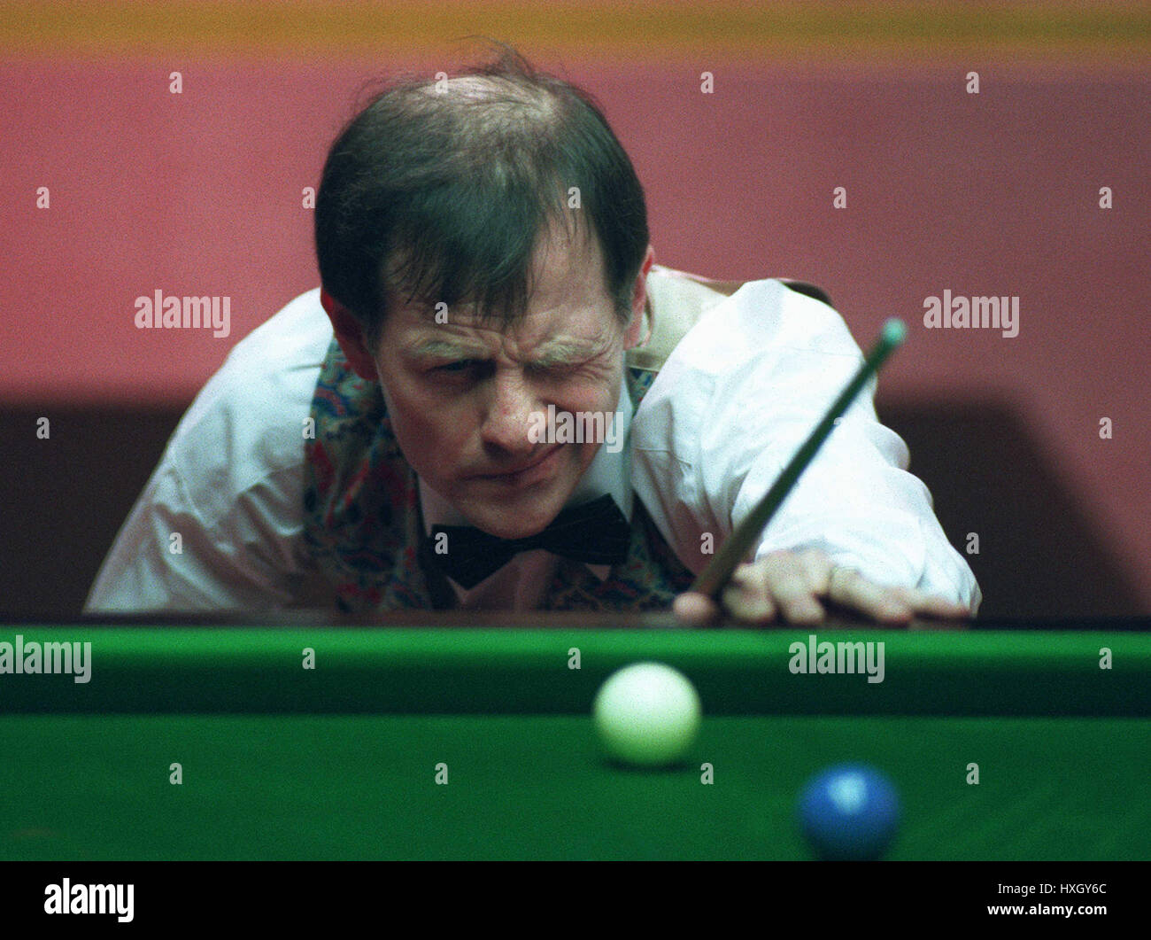 Alex higgins snooker hi-res stock photography and images - Alamy