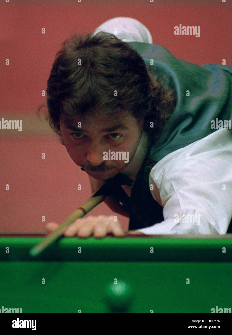 BOB CHAPERON EMBASSY WORLD CHAMPIONSHIPS 24 April 1992 Stock Photo - Alamy