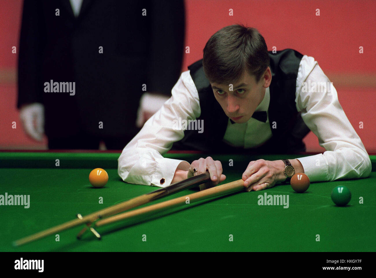 NIGEL BOND EMBASSY WORLD CHAMPIONSHIPS 24 April 1992 Stock Photo - Alamy