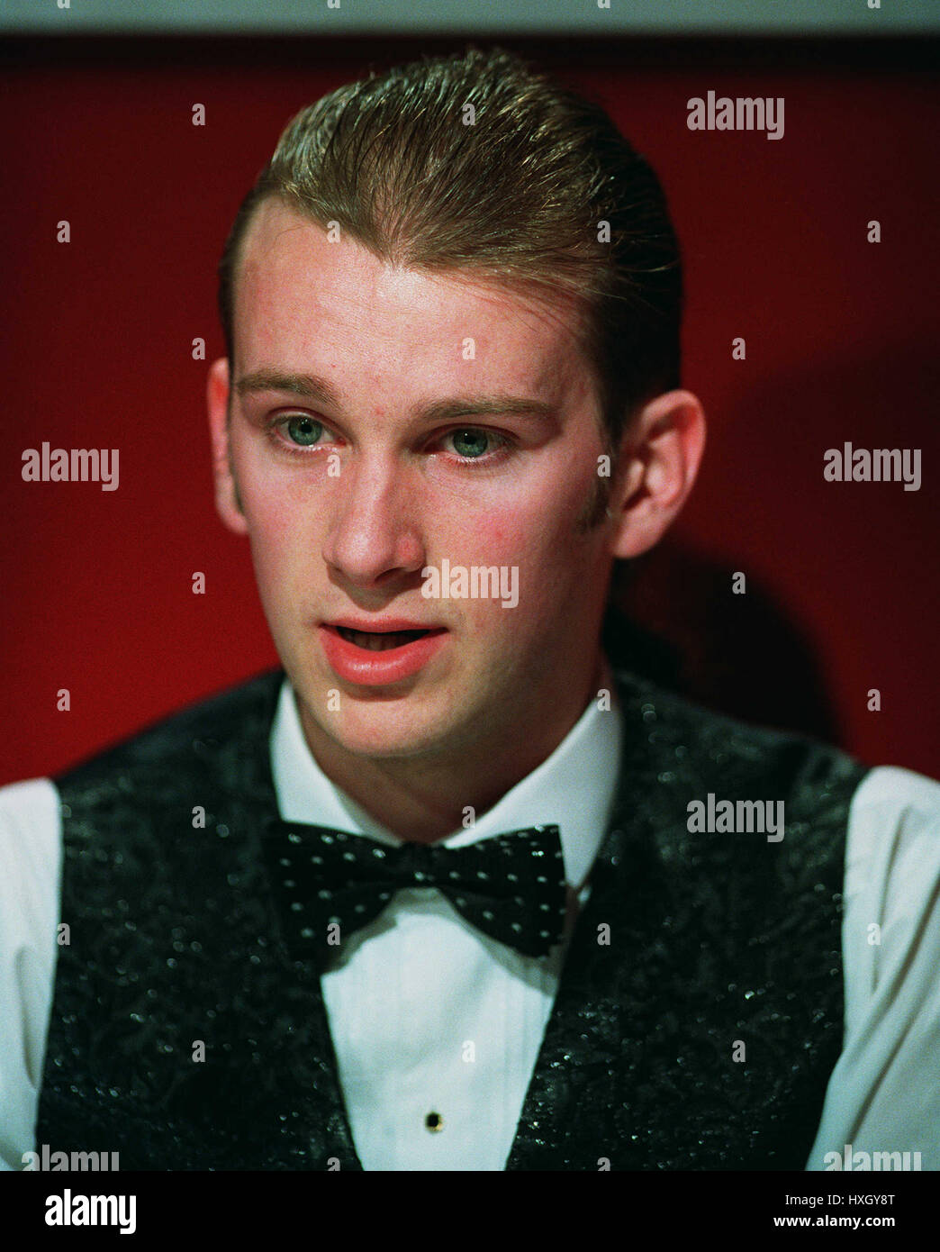 PETER EBDON EMBASSY WORLD CHAMPIONSHIPS 20 April 1992 Stock Photo - Alamy