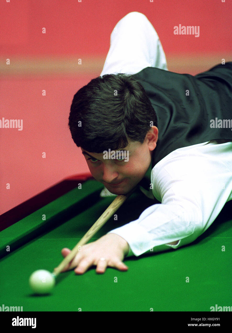 JOHN PARROTT EMBASSY WORLD CHAMPIONSHIPS 19 April 1992 Stock Photo - Alamy