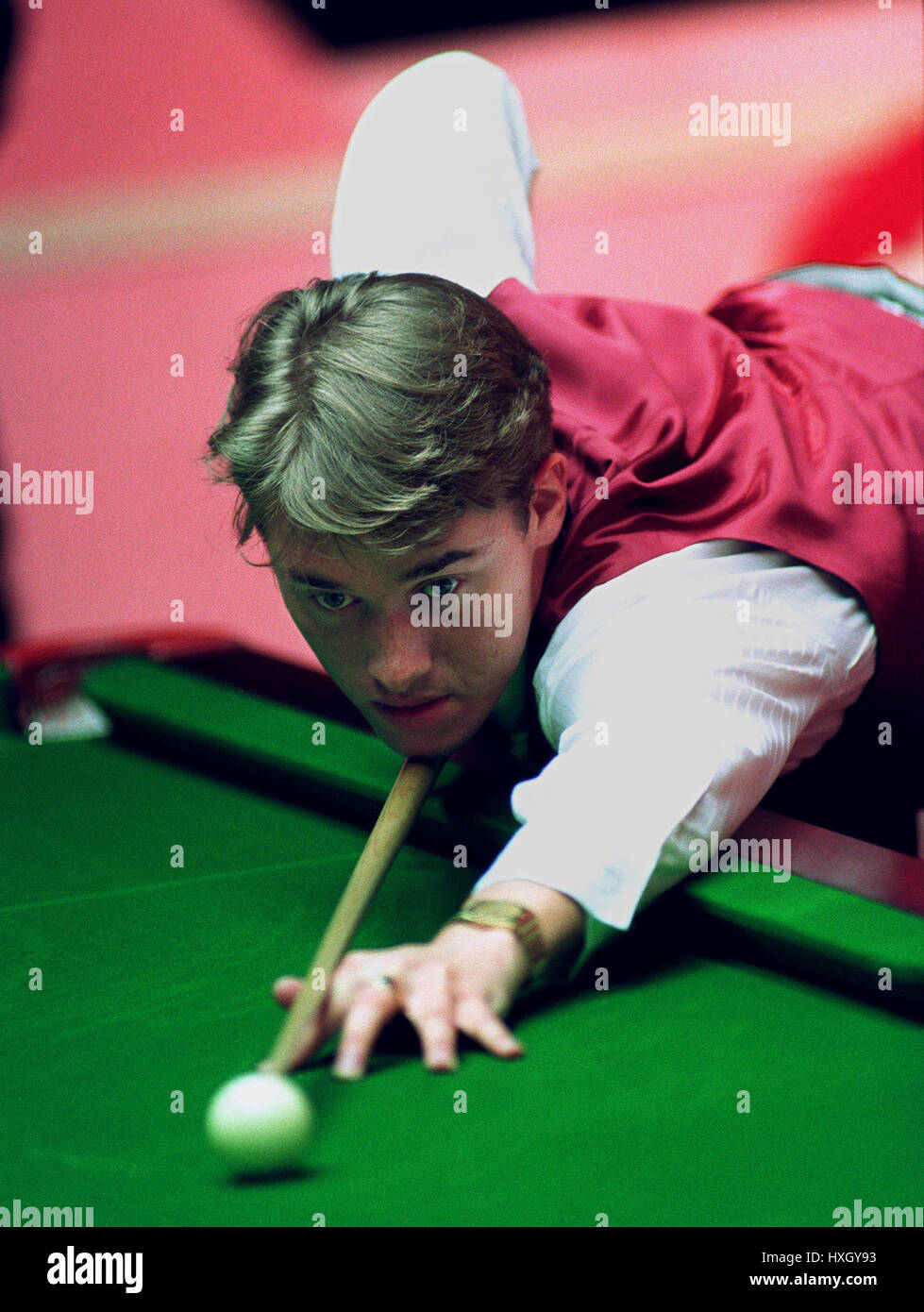 STEPHEN HENDRY SCOTLAND 19 April 1992 Stock Photo - Alamy