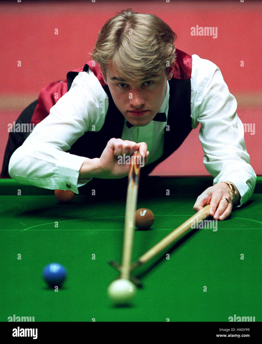 STEPHEN HENDRY SCOTLAND 03 December 1991 Stock Photo - Alamy