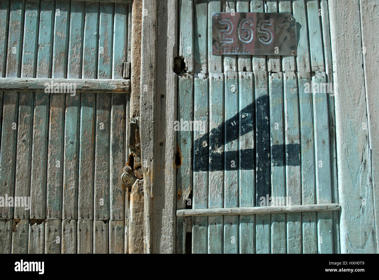 Number 4 house sign, Havana, Cuba Stock Photo - Alamy