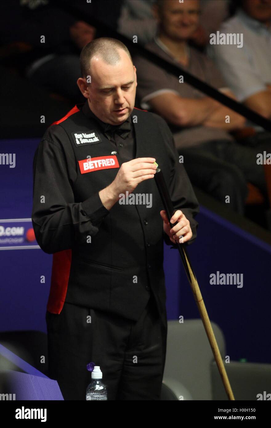 MARK WILLIAMS MBE CHALKS THE B WORLD SNOOKER CHAMPIONSHIP THE CRUCIBLE ...