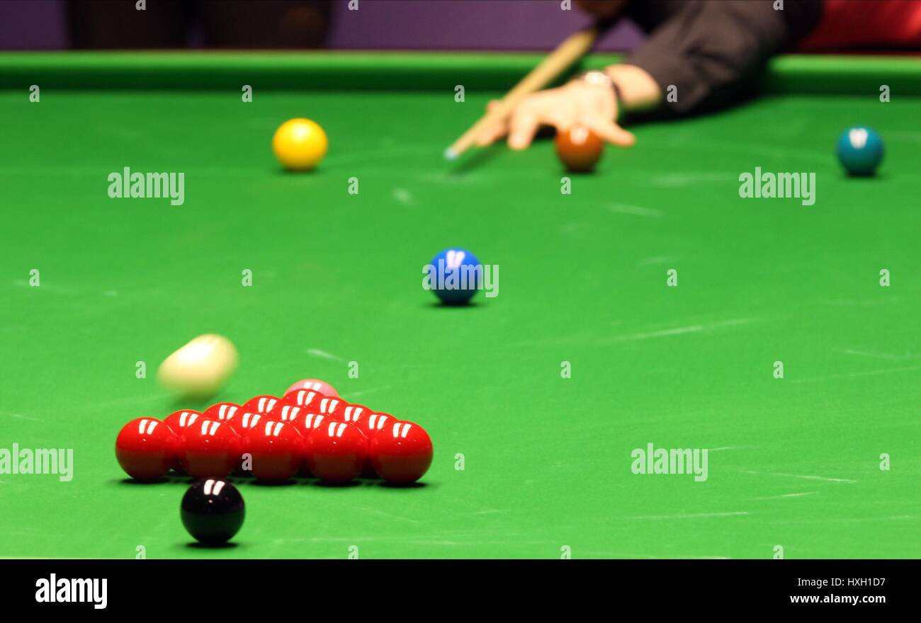 THE BREAK OFF WORLD SNOOKER CHAMPIONSHIP THE CRUCIBLE SHEFFIELD ENGLAND ...