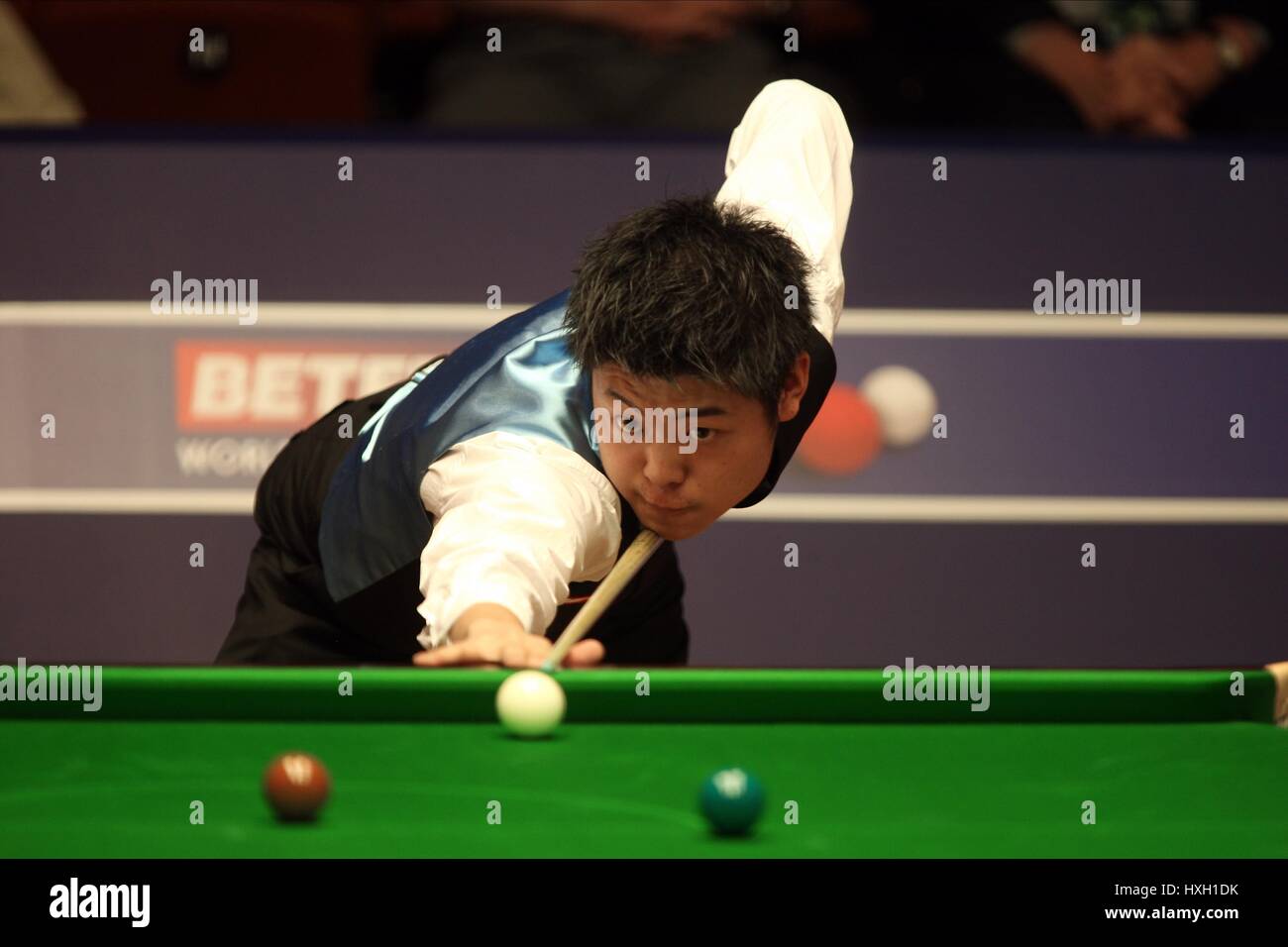 LIANG WENBO CHINA THE CRUCIBLE SHEFFIELD ENGLAND 20 April 2009 Stock ...