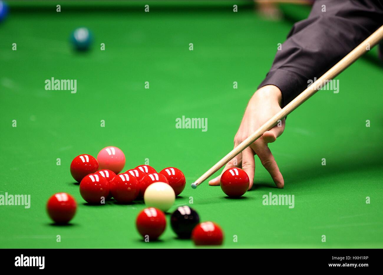 DIFFICULT CUEING OVER REDS WORLD SNOOKER CHAMPIONSHIP THE CRUCIBLE ...