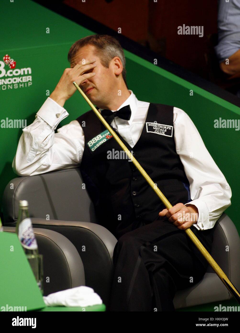 Nigel bond snooker hi-res stock photography and images - Alamy