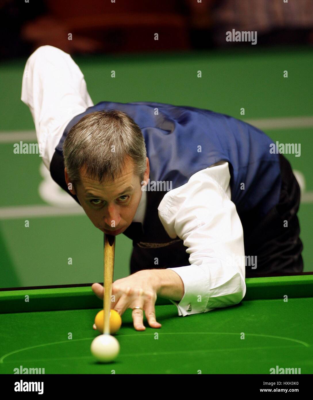 Nigel bond snooker hi-res stock photography and images - Alamy