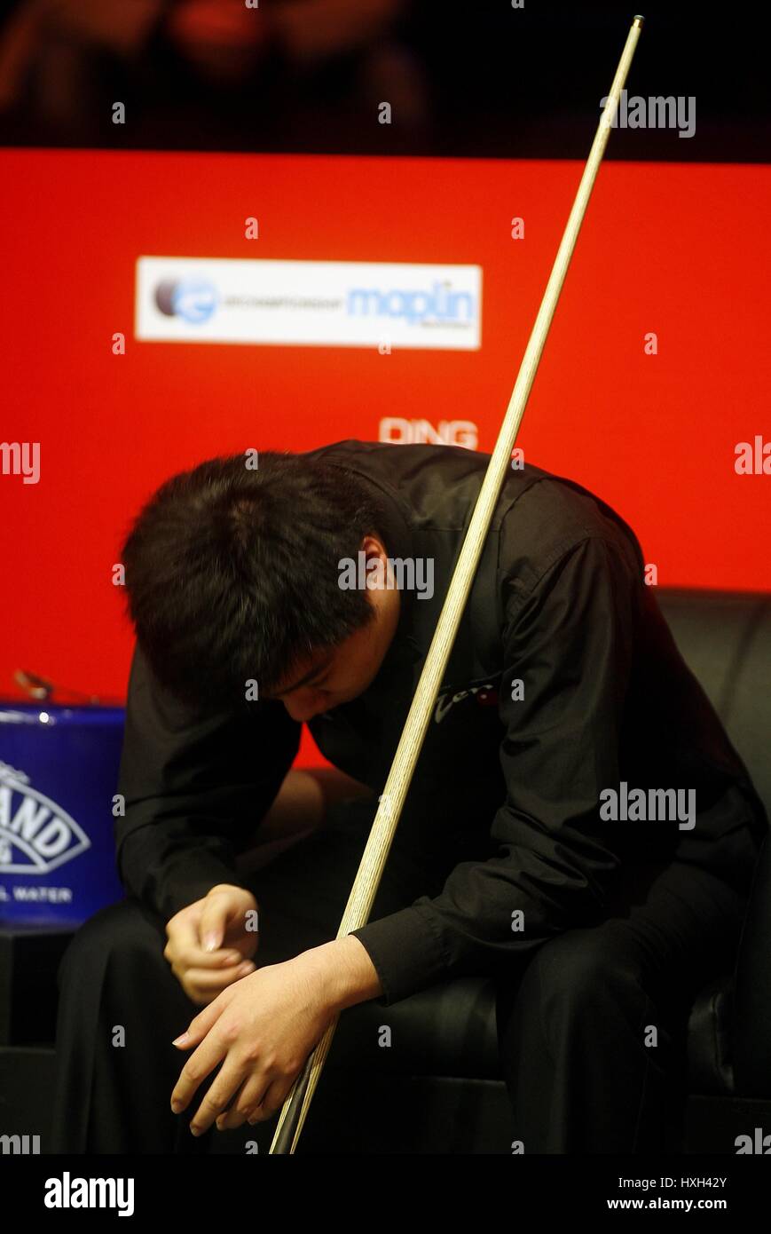 DING JUNHUI 2006 UK CHAMPIONSHIPS YORK BARBICAN CENTRE YORK ENGLAND 13 ...