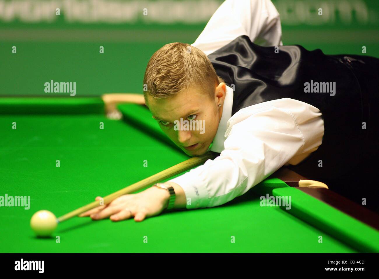 PAUL HUNTER WORLD SNOOKER CHAMPIONSHIPS CRUCIBLE THEATRE SHEFFIELD ENGLAND 17 April 2006 Stock ...