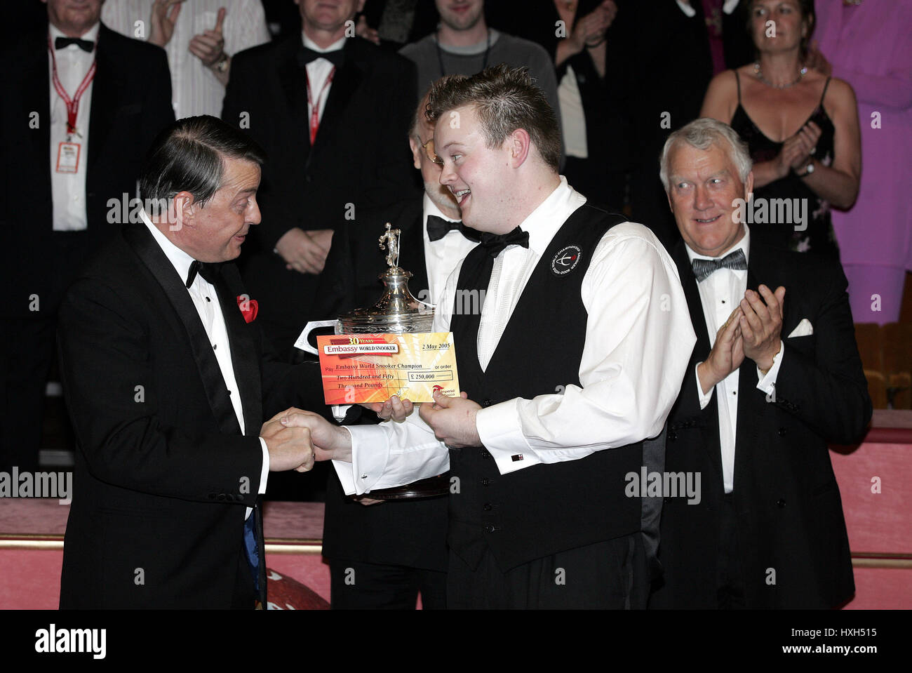 Snooker world champion cheque hi-res stock photography and images - Alamy