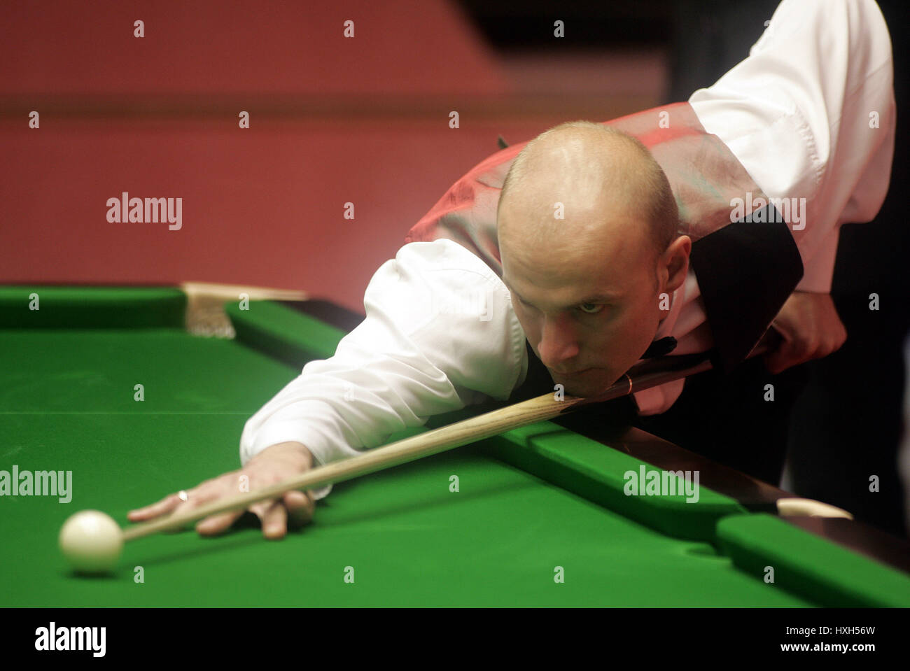 ANDY HICKS ENGLAND THE CRUCIBLE THEATRE SHEFFIELD 16 April 2005 Stock ...
