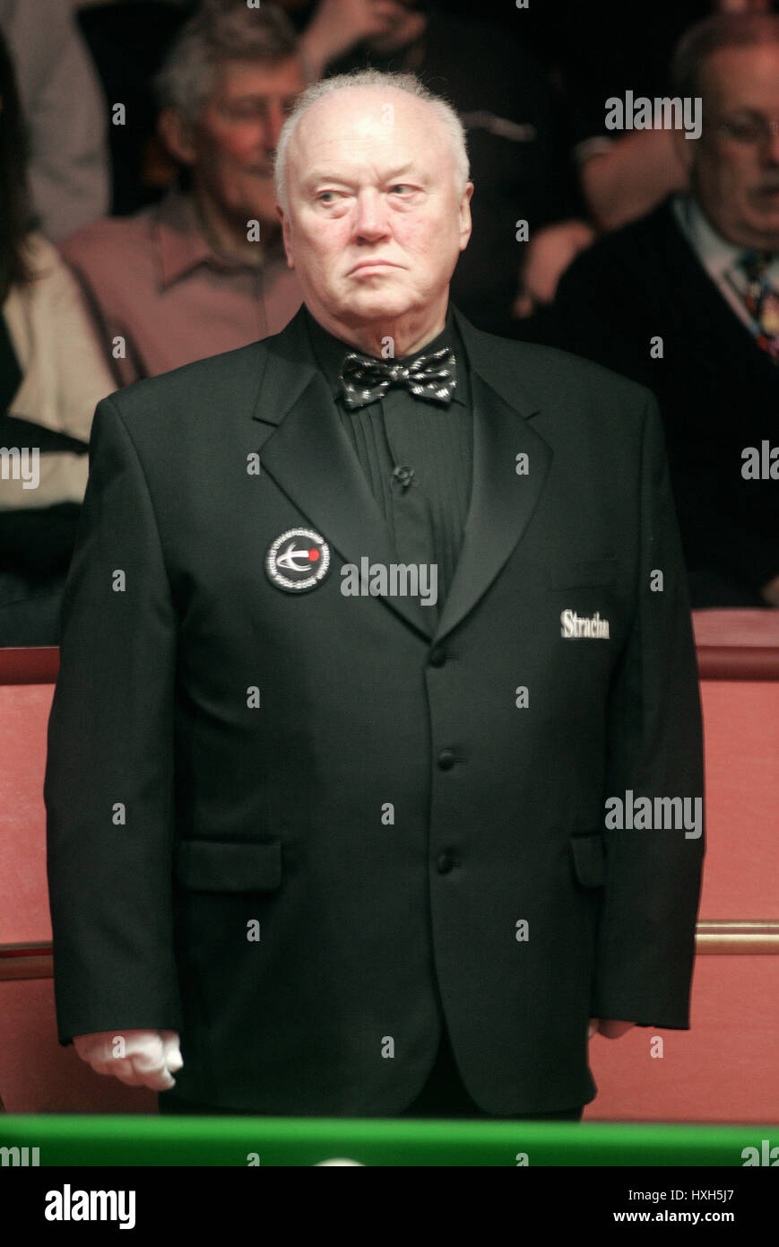 ALAN CHAMBERLAIN SNOOKER REFEREE THE CRUCIBLE THEATRE 21 April 2005 ...