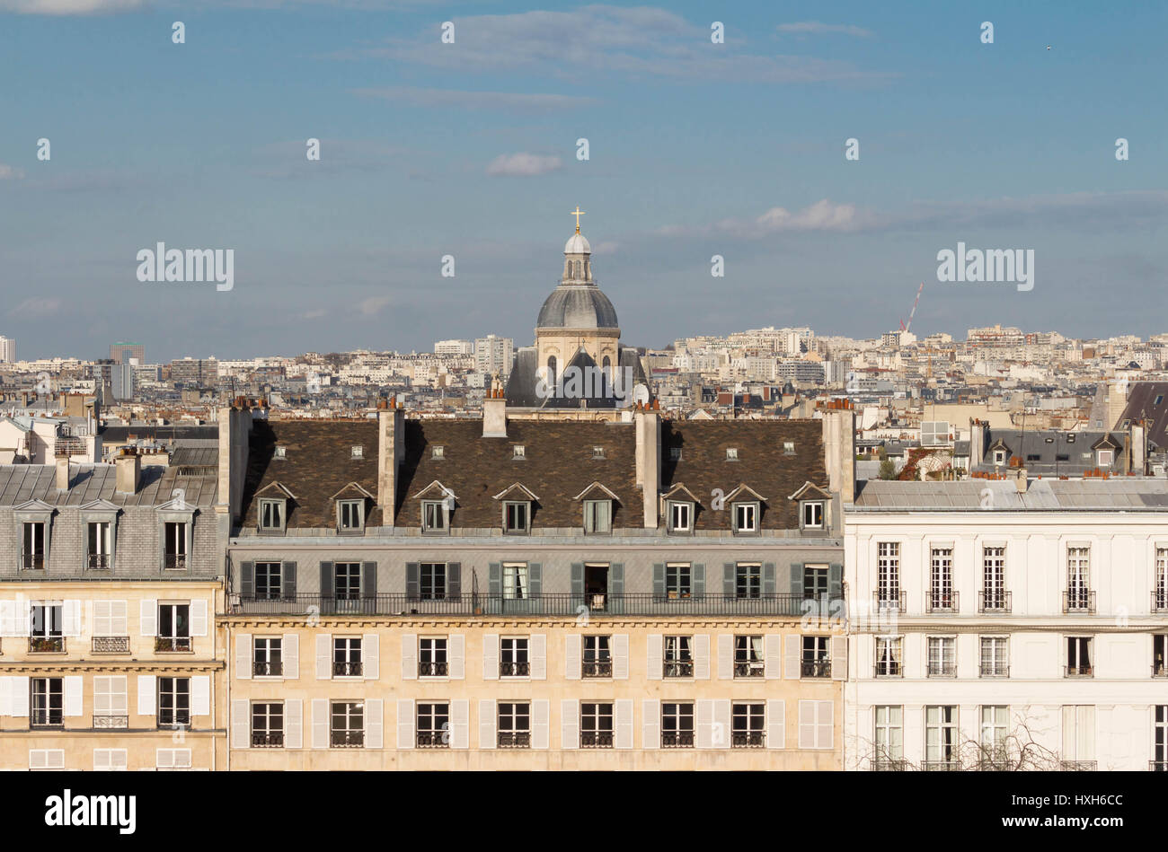 Parisian houses hi-res stock photography and images - Alamy