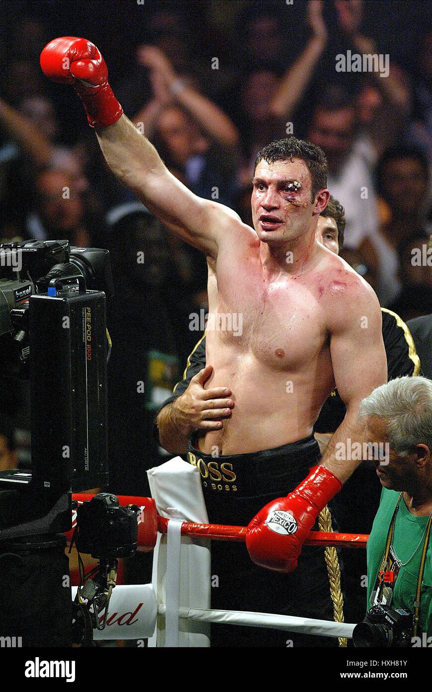 VITALI KLITSCHKO LEWIS V KLITSCHKO STAPLES CENTRE LOS ANGELES USA 21 ...