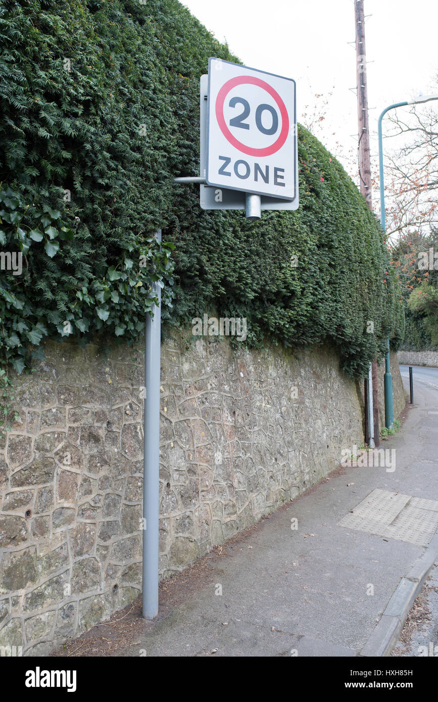 20 mph Speed zone sign Stock Photo - Alamy