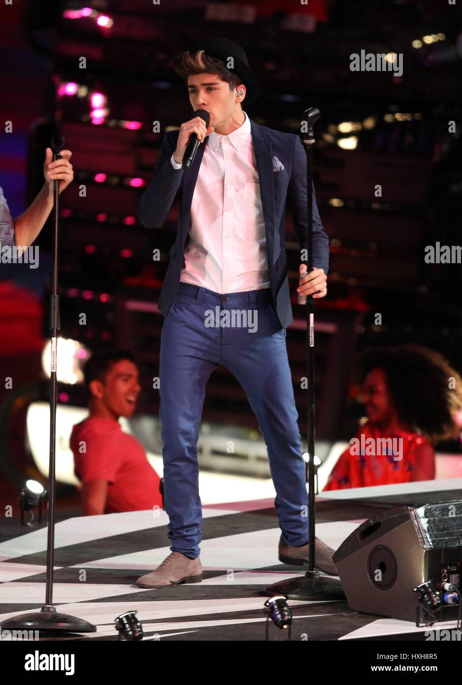 ZAYN MALIK ONE DIRECTION ONE DIRECTION STRATFORD LONDON ENGLAND 12 ...