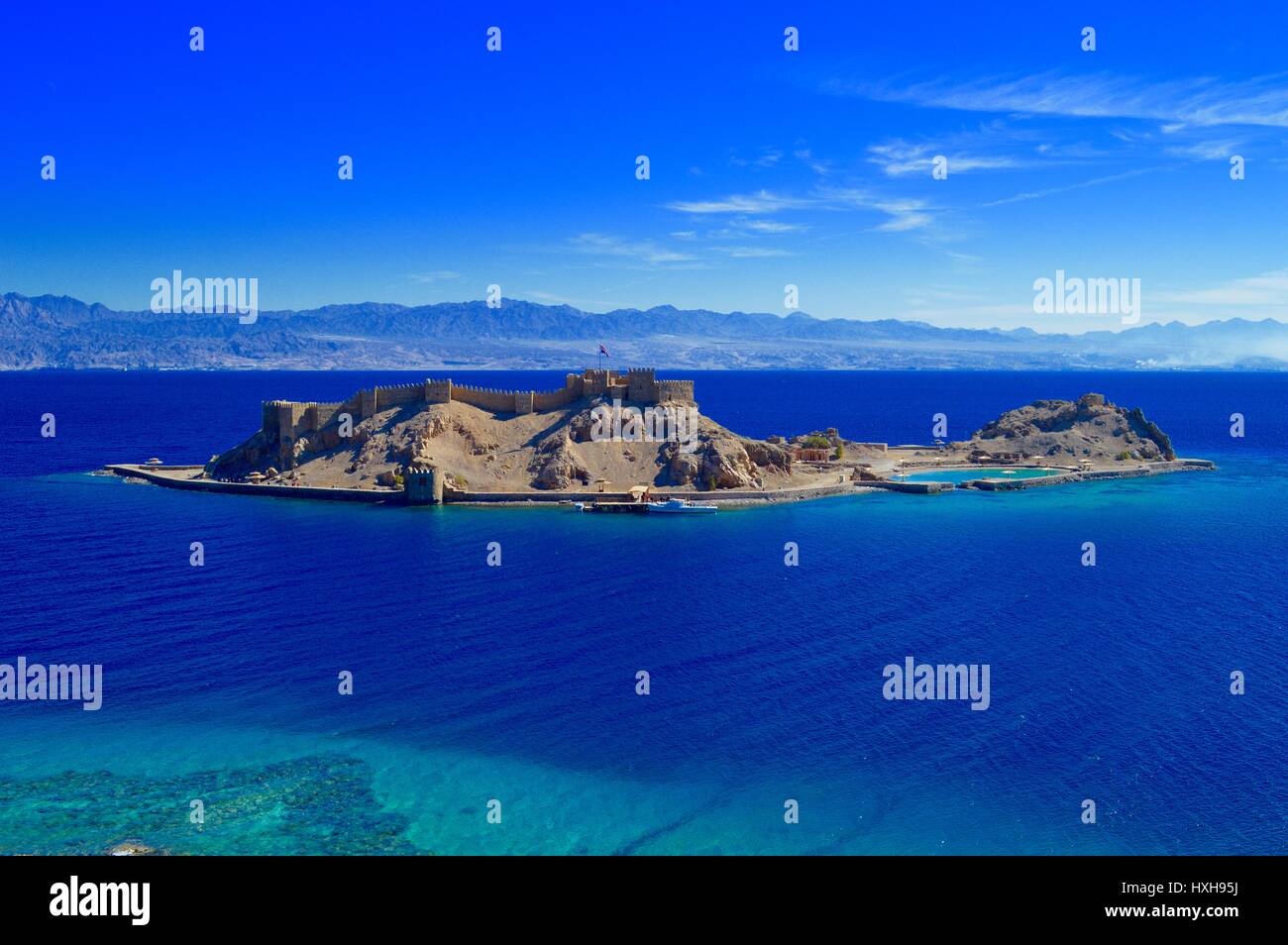 Around noon hi-res stock photography and images - Alamy