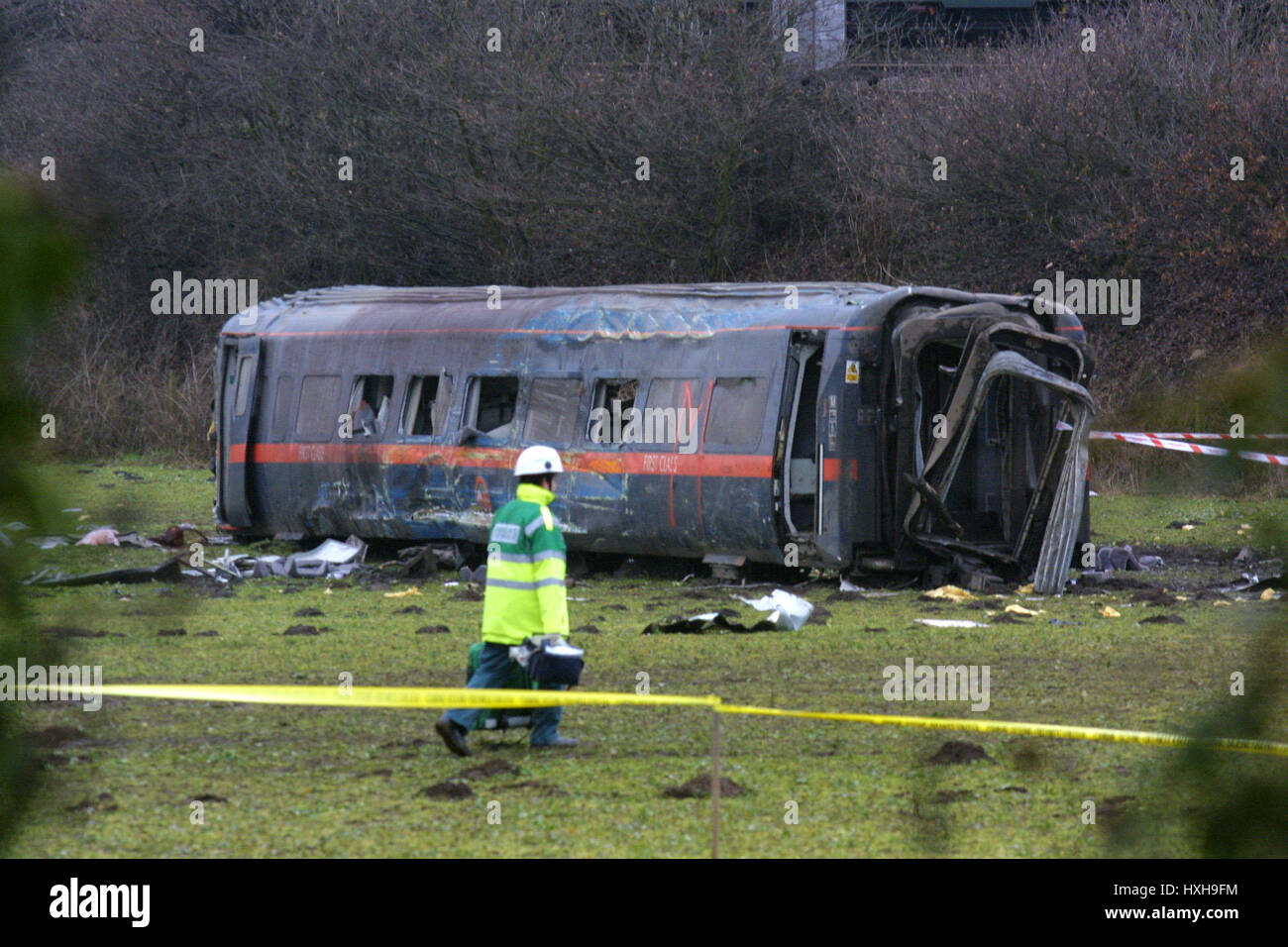 SCENE OF SELBY RAIL CRASH SELBY RAIL CRASH 28 February 2001 Stock Photo ...