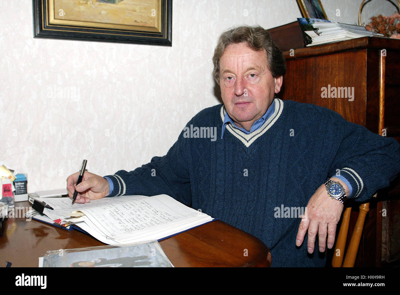 ALAN STUTTLE WRITING DIARY ARTIST MARINE GALLERY SCARBOROUGH ENGLAND 14 ...