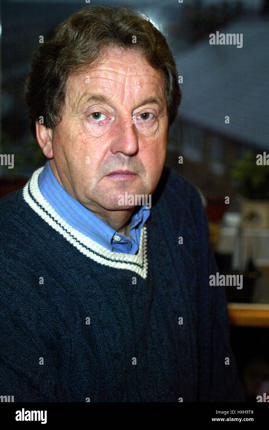 ALAN STUTTLE ARTIST MARINE GALLERY SCARBOROUGH ENGLAND 14 November 2002 ...