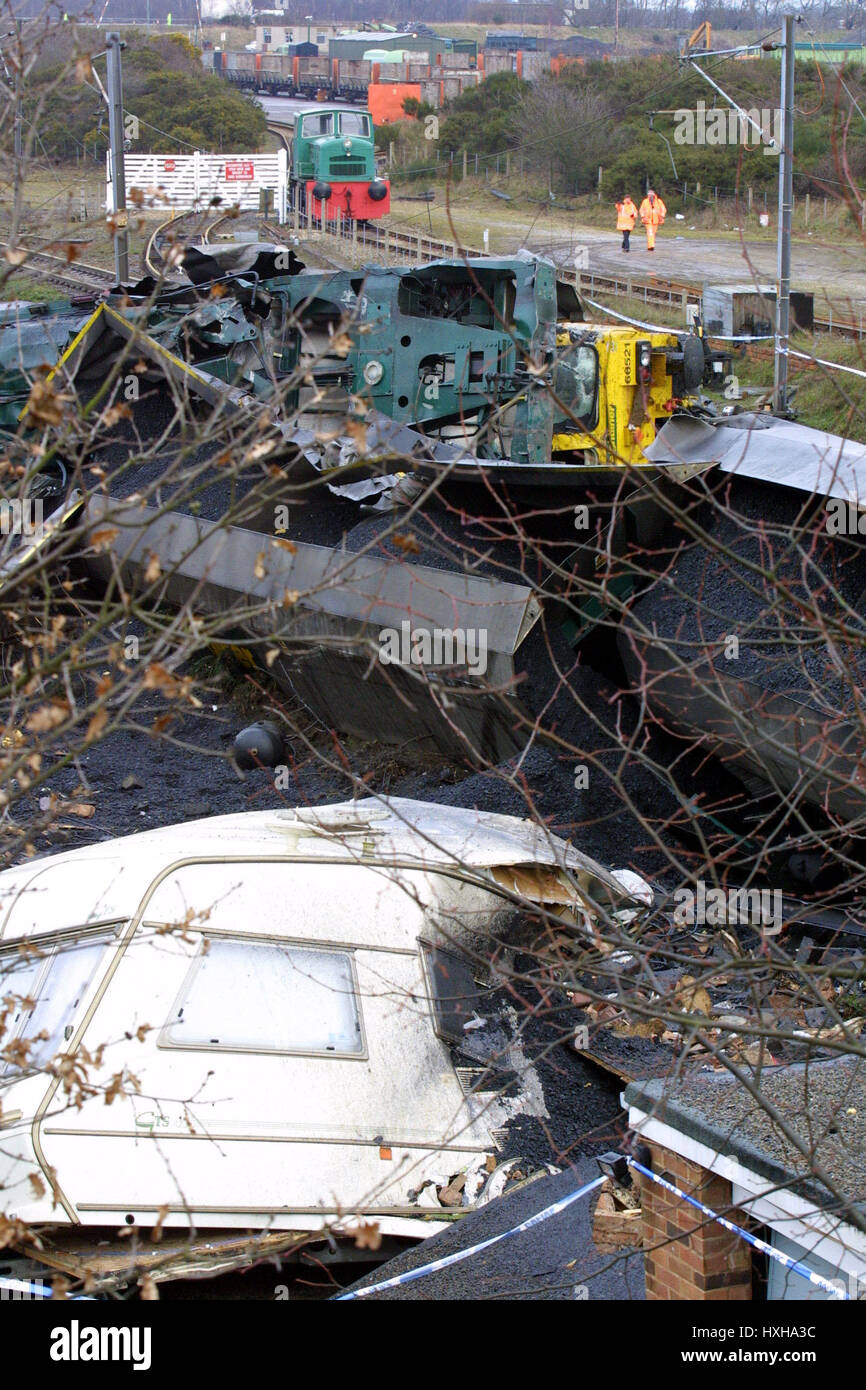 SCENE OF SELBY RAIL CRASH SELBY RAIL CRASH 28 February 2001 Stock Photo ...