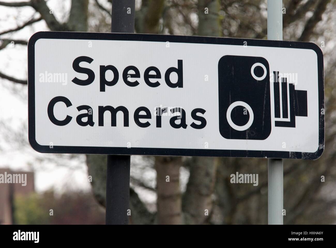 SPEED CAMERA SIGN ROAD TRAFFIC SIGN ENGLAND 12 April 2008 Stock Photo ...