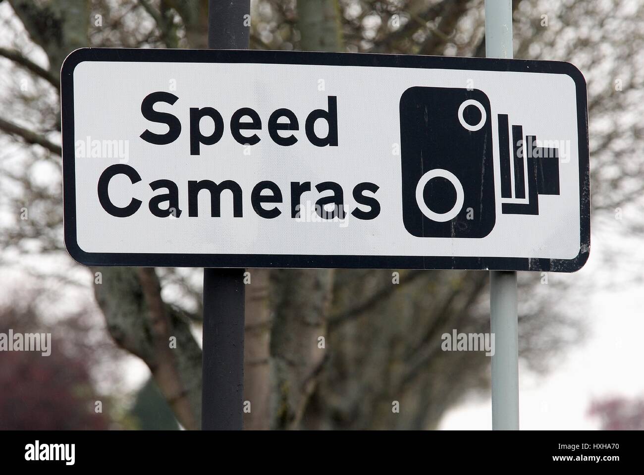 SPEED CAMERA SIGN ROAD TRAFFIC SIGN ENGLAND 12 April 2008 Stock Photo ...