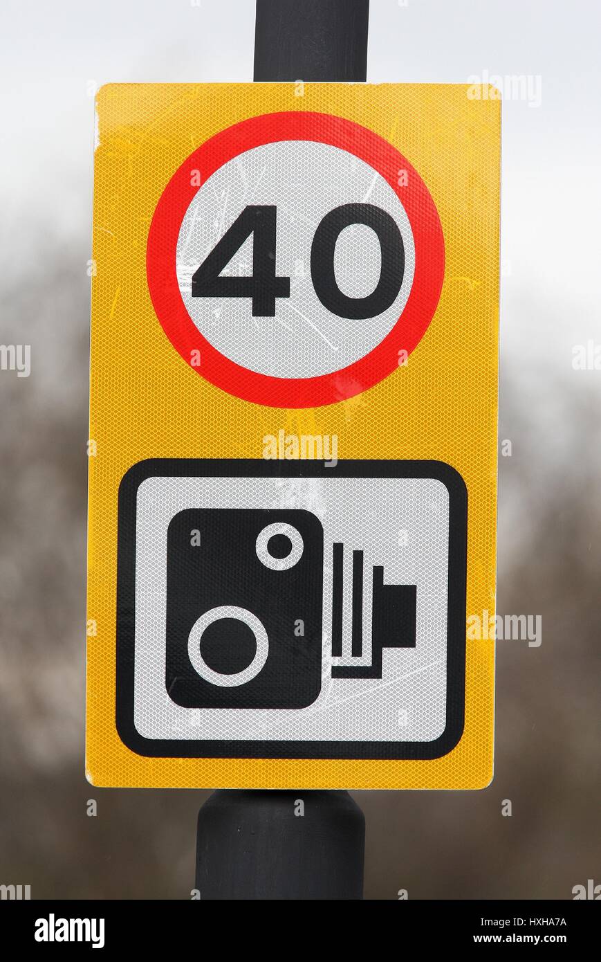 40 mph sign road traffic High Resolution Stock Photography and Images ... 40 mph sign road traffic High Resolution Stock Photography and Images ...