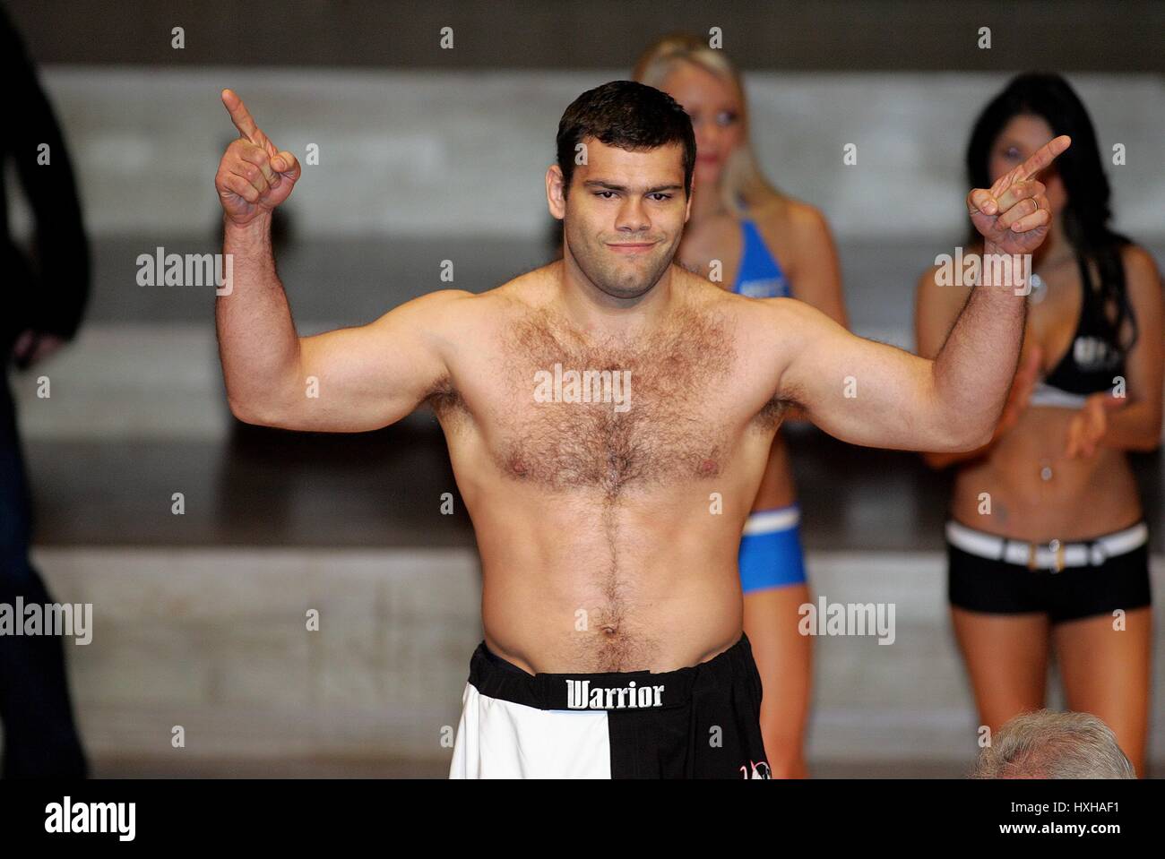 Ufc fighter hi-res stock photography and images - Alamy