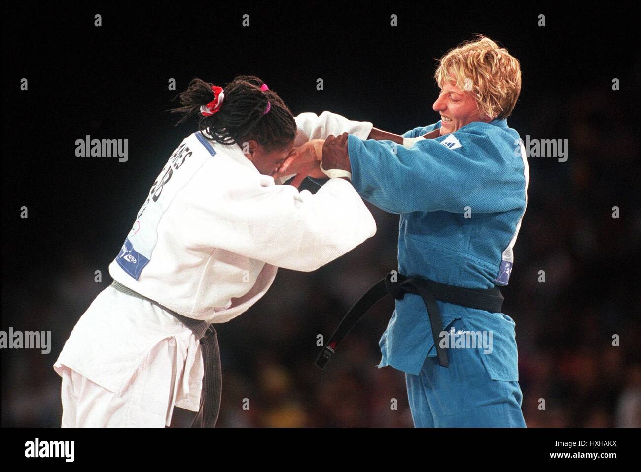 KATE HOWEY & SIBELIS VERNES OLYMPIC JUDO SYDNEY SYNDEY AUSTRALIA 20 ...