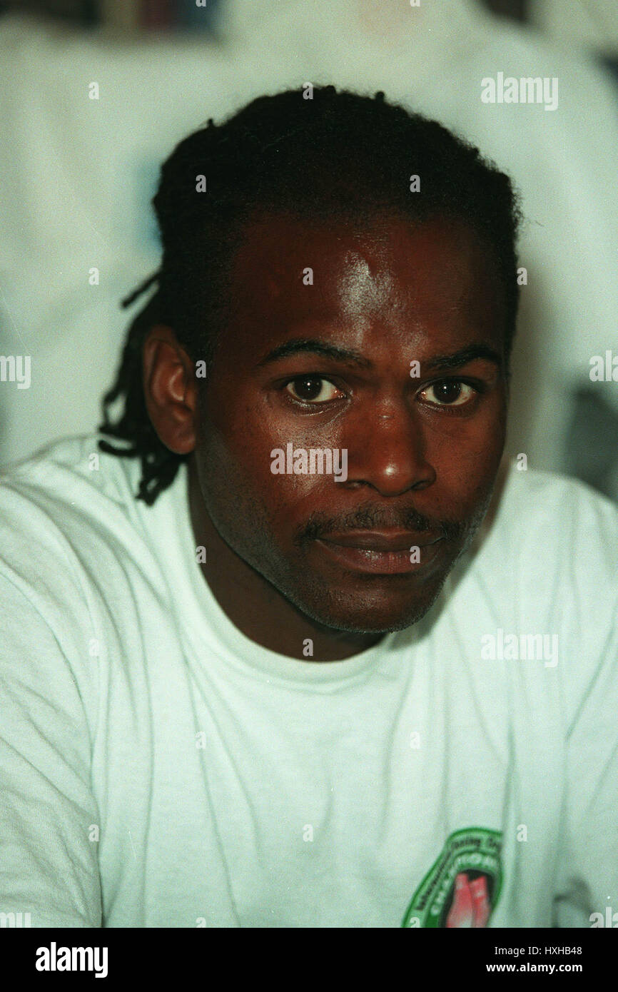 Bantamweight boxer hi-res stock photography and images - Alamy