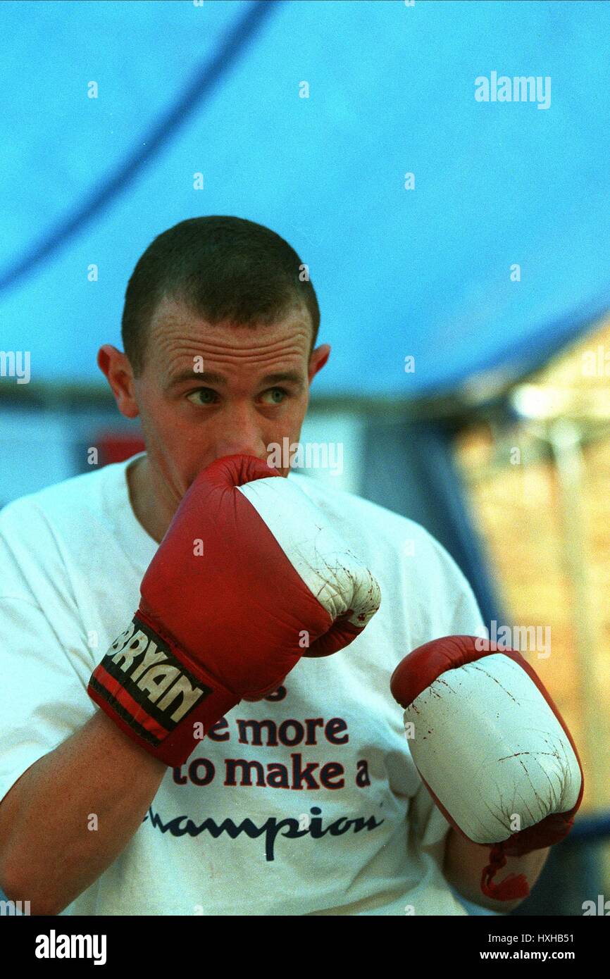 Featherweight paul ingle hi-res stock photography and images - Alamy