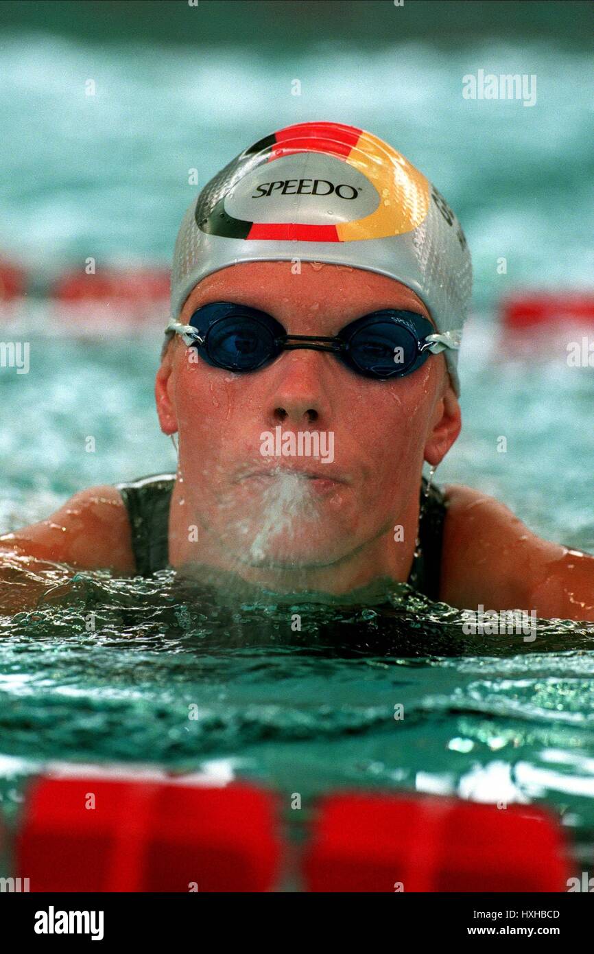SARAH HARDCASTLE 800 METRES FREESTYLE 01 August 1996 Stock Photo - Alamy