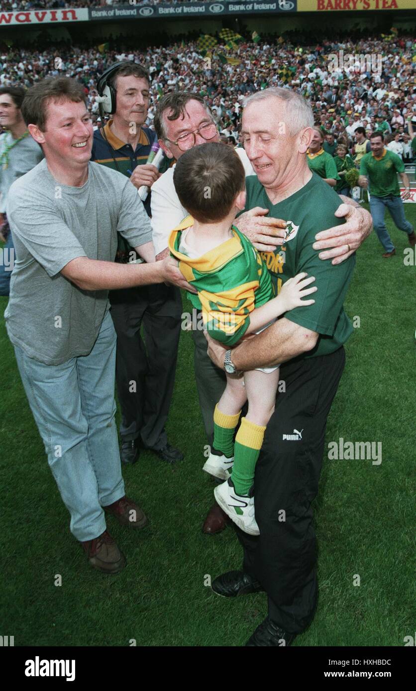 MEATH MANAGER BOYLAN WITH SON MEATH GAELIC FOOTBALL CLUB 09 October ...