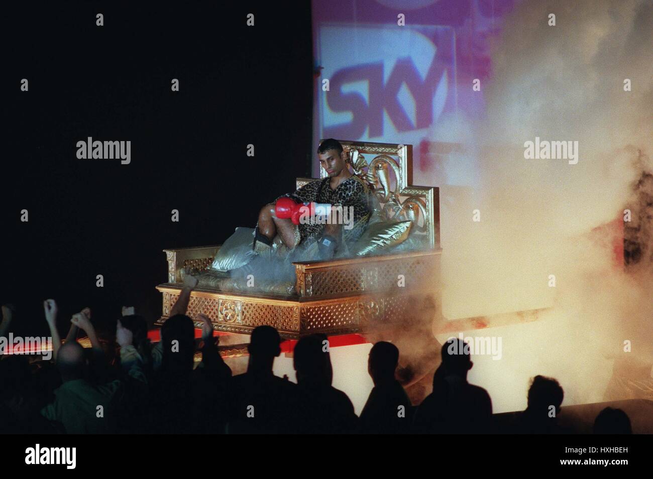 PRINCE NASEEM HAMED ENTERS ARENA TO FIGHT DANIEL ALICEA 17 June 1996 ...